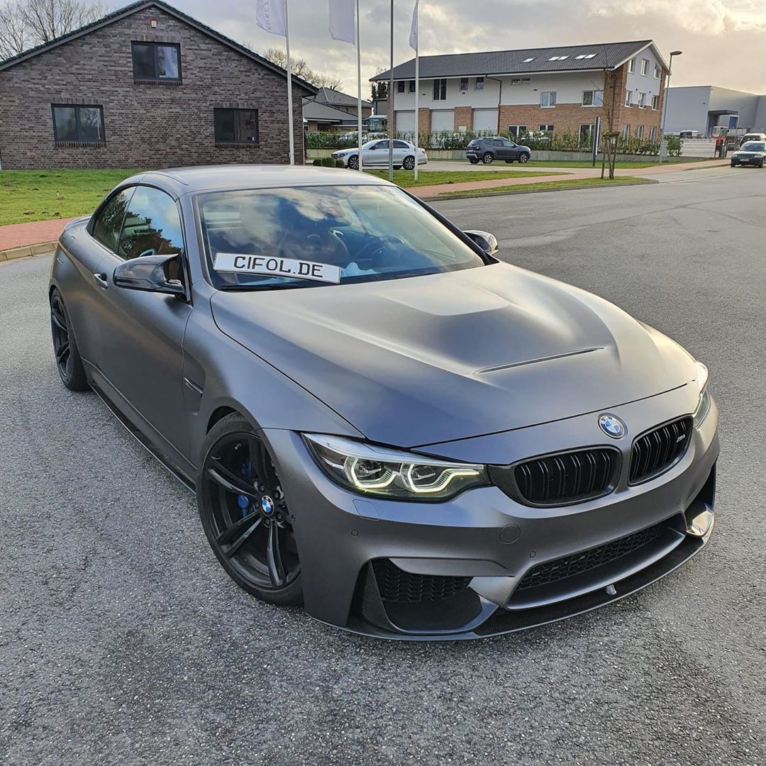 BMW M4 - Matte Dark Grey | CiFol Werbetechnik